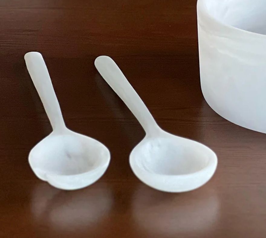 Resin White Servers – The Tempting Table