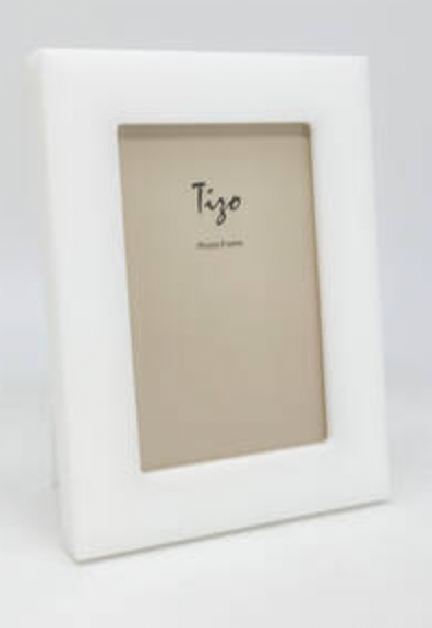 White Acrylic Frame 4 x 6 – The Tempting Table